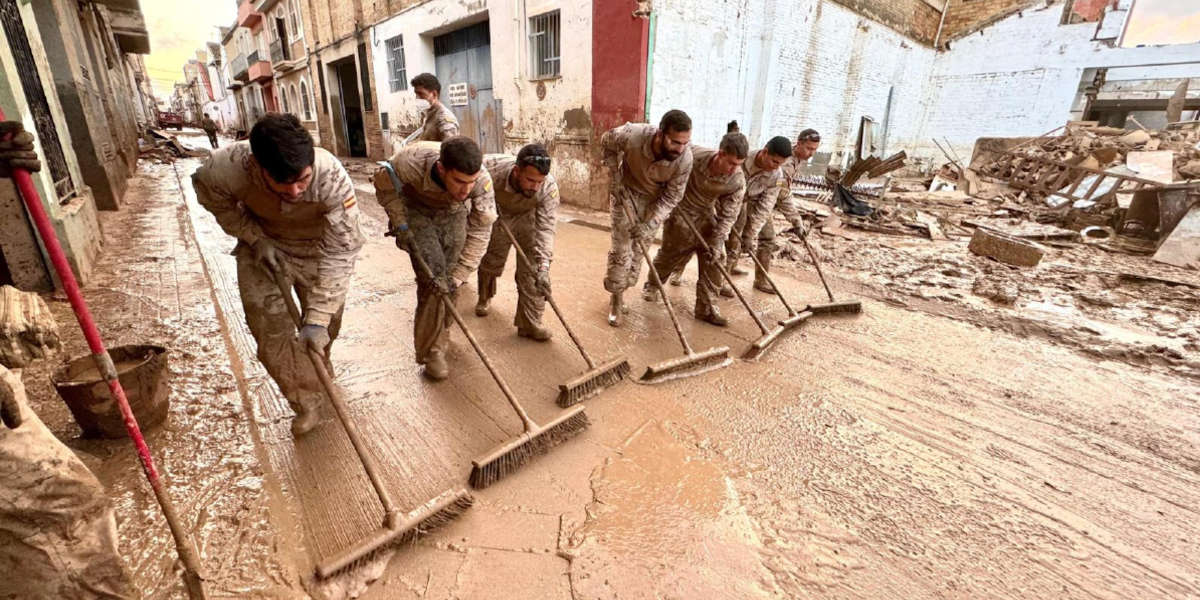 Naval power and disaster response: The Valencia crisis. Global Affairs ...